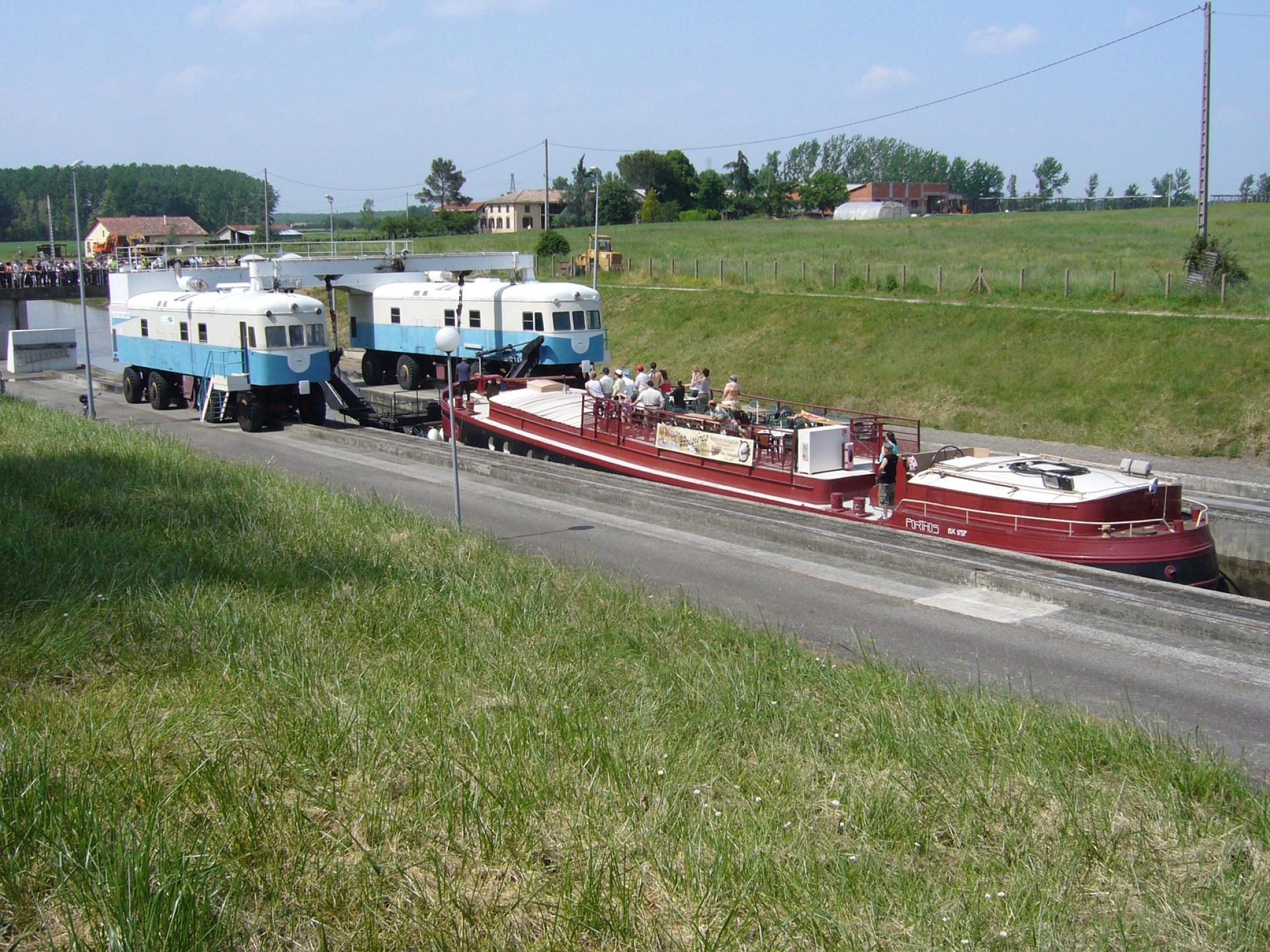 The Montech water slope | Tarn-et-Garonne Tourism